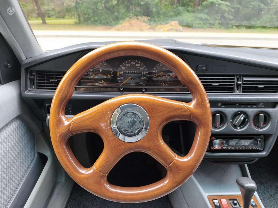 Brūns Mercedes-Benz 190 1989 Palanga, ar dzinēja tilpumu 2.30 L un nobraukumu 245 tūkst. km par 5500 €, foto 15 vietnē AUTOMOTO.COM.LV