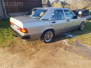 Brūns Mercedes-Benz 190 1991 Madona, ar dzinēja tilpumu 2.30 L un nobraukumu 330 tūkst. km par 4000 €, foto 3 vietnē AUTOMOTO.COM.LV