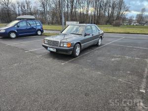 Brown Mercedes-Benz 190 1992 in Riga, with an engine capacity of 2.50 L and mileage of 260 thousand km for 5300 €, photo 2 on AUTOMOTO.COM.LV