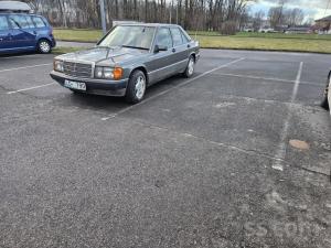 Brūns Mercedes-Benz 190 1992 Rīga, ar dzinēja tilpumu 2.50 L un nobraukumu 260 tūkst. km par 5900 €, foto  vietnē AUTOMOTO.COM.LV