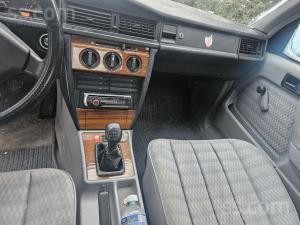 Brūns Mercedes-Benz 190 1992 Rīga, ar dzinēja tilpumu 2.50 L un nobraukumu 260 tūkst. km par 5900 €, foto 8 vietnē AUTOMOTO.COM.LV