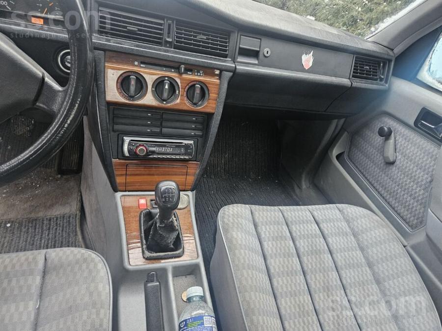 Brūns Mercedes-Benz 190 1992 Rīga, ar dzinēja tilpumu 2.50 L un nobraukumu 260 tūkst. km par 5900 €, foto 8 vietnē AUTOMOTO.COM.LV