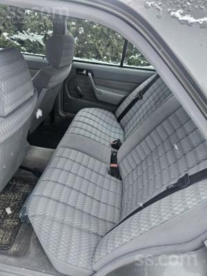 Brūns Mercedes-Benz 190 1992 Rīga, ar dzinēja tilpumu 2.50 L un nobraukumu 260 tūkst. km par 5900 €, foto 9 vietnē AUTOMOTO.COM.LV