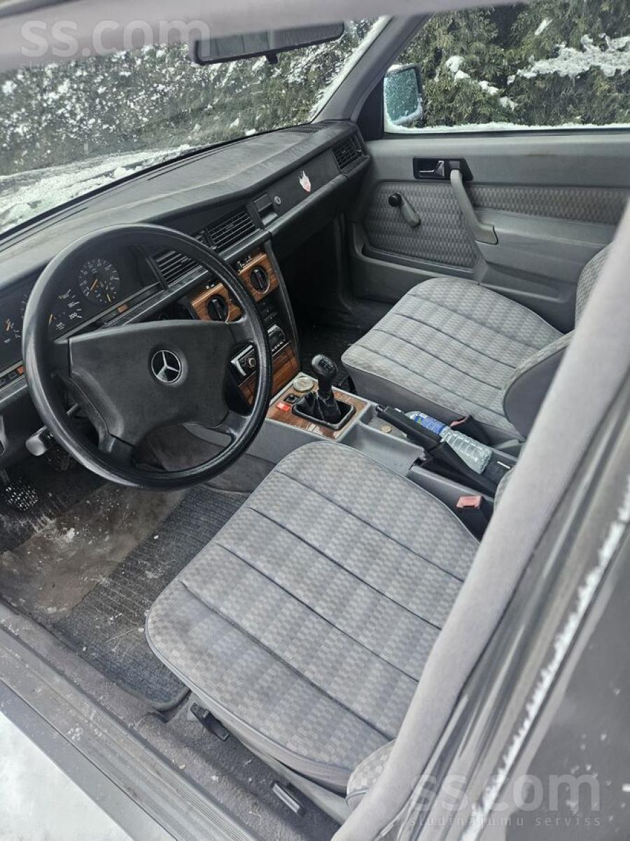 Brūns Mercedes-Benz 190 1992 Rīga, ar dzinēja tilpumu 2.50 L un nobraukumu 260 tūkst. km par 5900 €, foto 10 vietnē AUTOMOTO.COM.LV