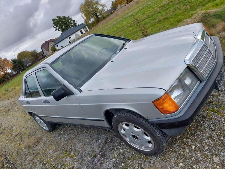 Pelēks Mercedes-Benz 190 1987 Šauļi, ar dzinēja tilpumu 2.00 L un nobraukumu 287 tūkst. km par 2499 €, foto 6 vietnē AUTOMOTO.COM.LV