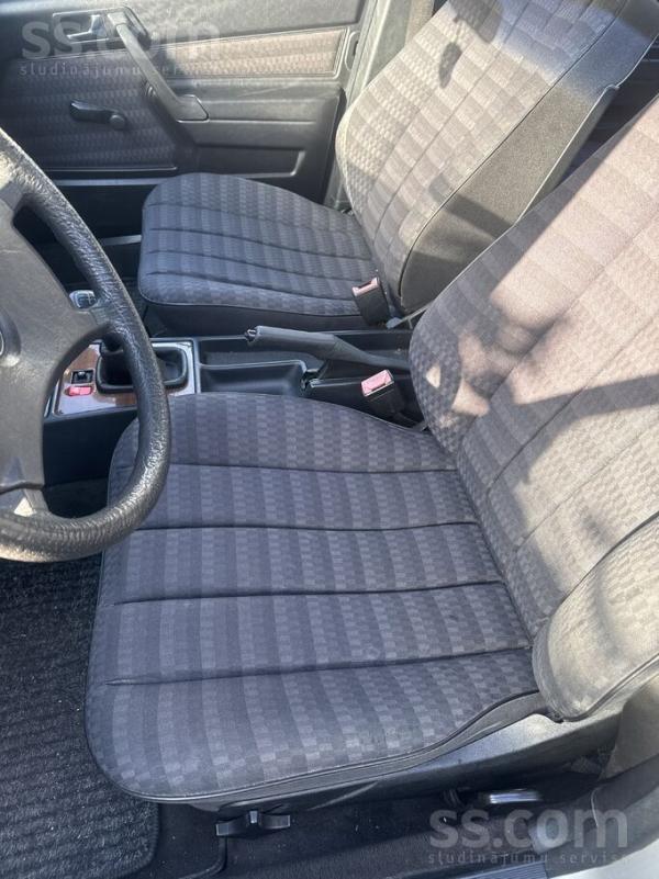 Pelēks Mercedes-Benz 190 1990 Rīga, ar dzinēja tilpumu 2.00 L un nobraukumu 154 tūkst. km par 3500 €, foto 8 vietnē AUTOMOTO.COM.LV