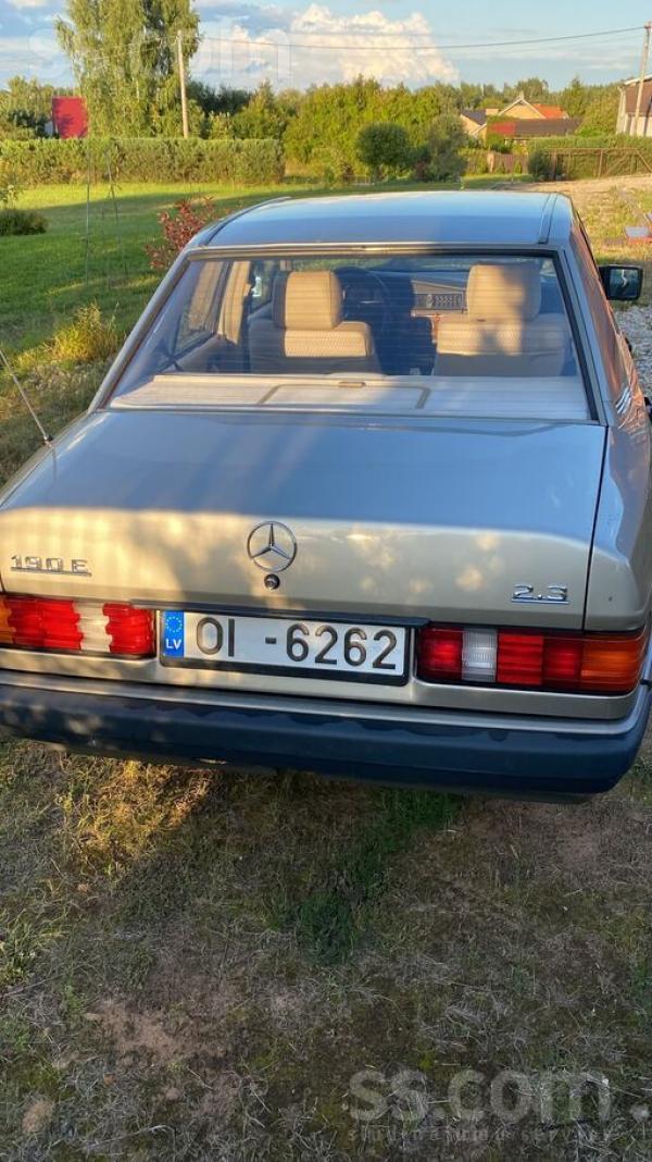 Grey Mercedes-Benz 190 1990 in Riga, with an engine capacity of 2.30 L and mileage of 190 thousand km for 4300 €, photo 5 on AUTOMOTO.COM.LV
