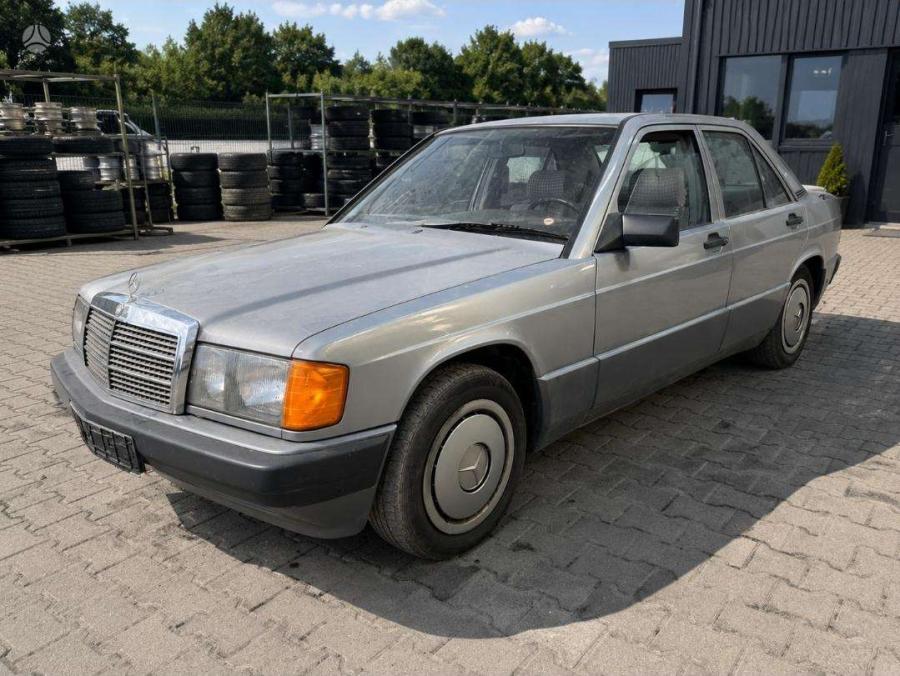 Pelēks Mercedes-Benz 190 1991 Klaipėda, ar dzinēja tilpumu 1.80 L un nobraukumu 235 tūkst. km par 2990 €, foto 1 vietnē AUTOMOTO.COM.LV