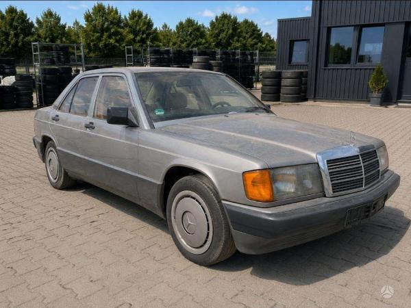 Grey Mercedes-Benz 190 1991 in Klaipeda, with an engine capacity of 1.80 L and mileage of 235 thousand km for 2990 €, photo 2 on AUTOMOTO.COM.LV