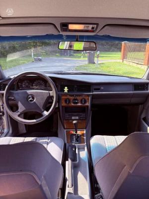Pelēks Mercedes-Benz 190 1991 Jonava, ar dzinēja tilpumu 2.00 L un nobraukumu 150 tūkst. km par 6700 €, foto 6 vietnē AUTOMOTO.COM.LV
