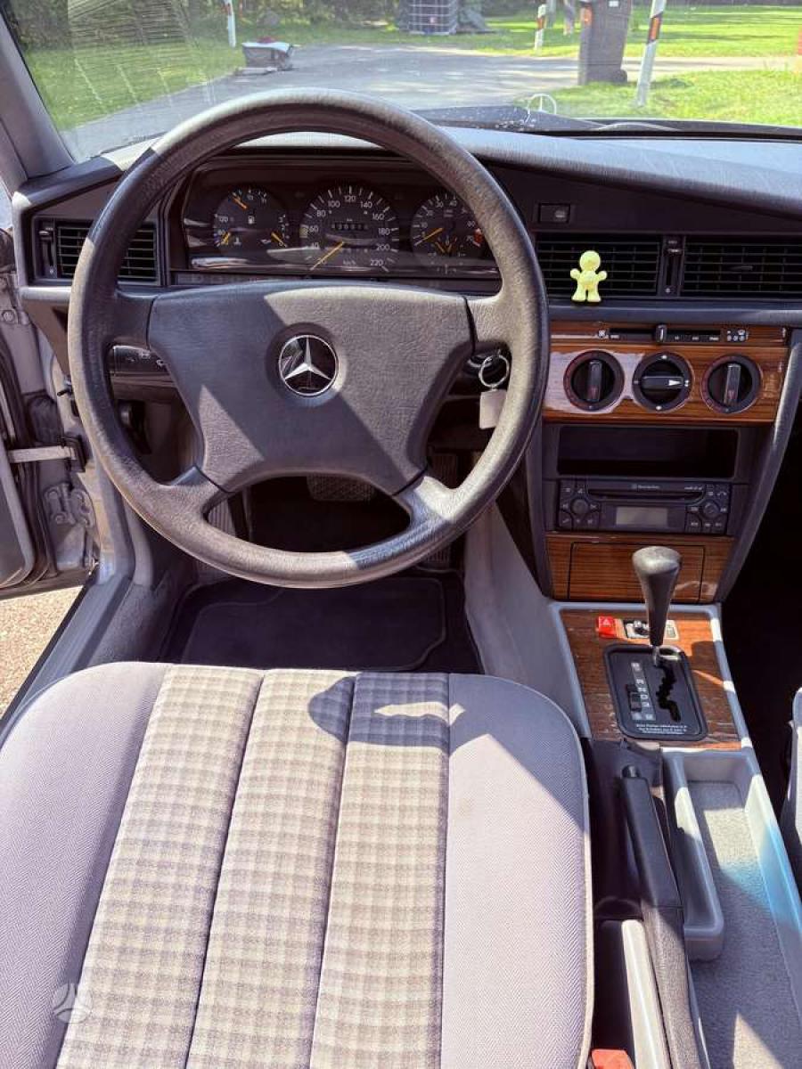 Pelēks Mercedes-Benz 190 1991 Jonava, ar dzinēja tilpumu 2.00 L un nobraukumu 150 tūkst. km par 6700 €, foto 7 vietnē AUTOMOTO.COM.LV