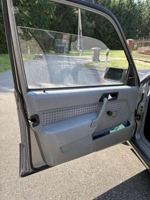 Pelēks Mercedes-Benz 190 1991 Jonava, ar dzinēja tilpumu 2.00 L un nobraukumu 150 tūkst. km par 6700 €, foto 9 vietnē AUTOMOTO.COM.LV