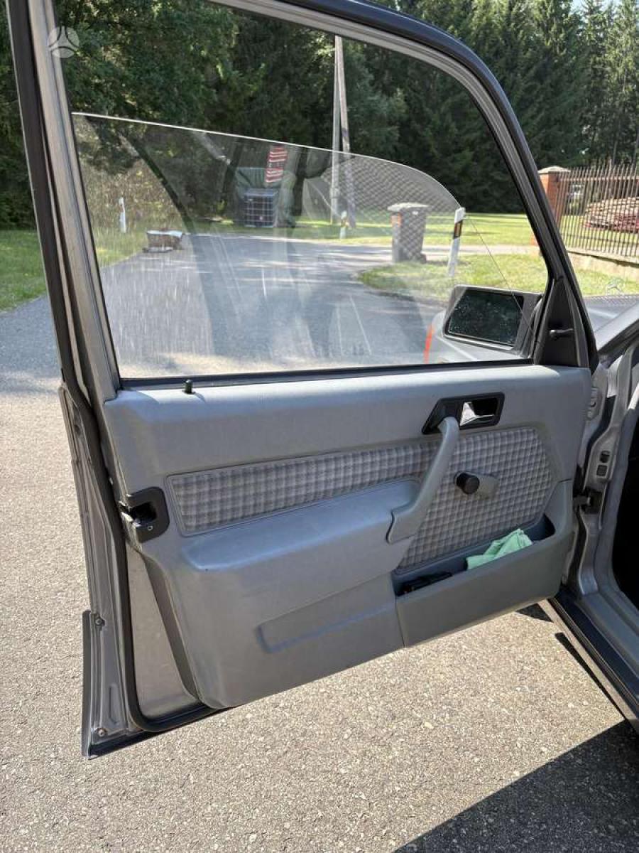 Pelēks Mercedes-Benz 190 1991 Jonava, ar dzinēja tilpumu 2.00 L un nobraukumu 150 tūkst. km par 6700 €, foto 9 vietnē AUTOMOTO.COM.LV