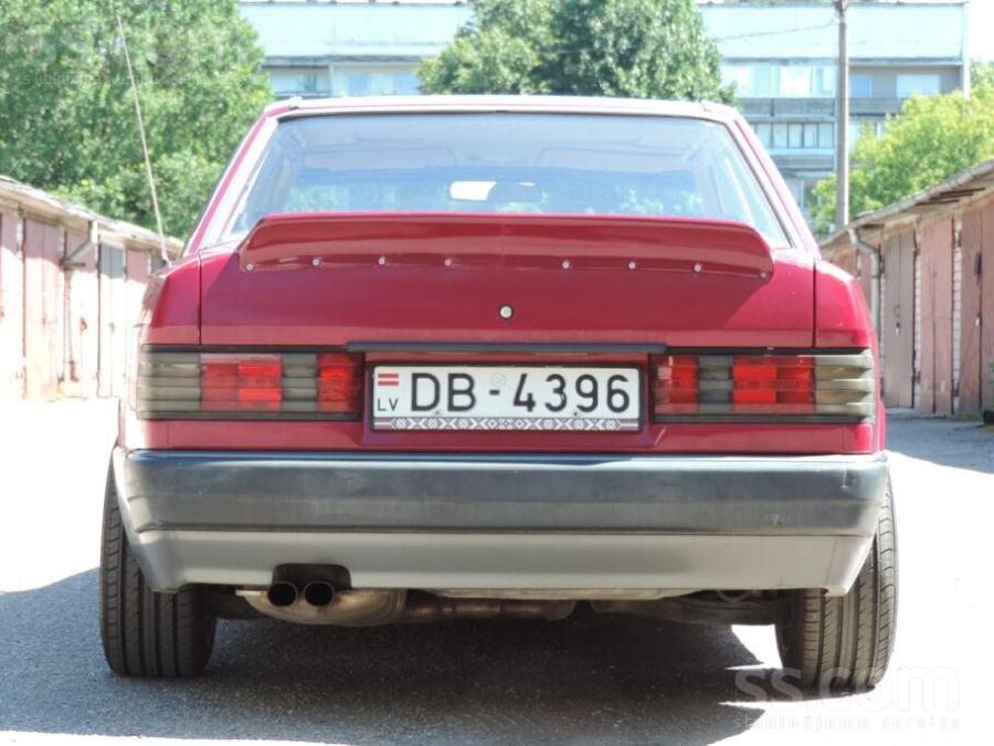 Sarkans Mercedes-Benz 190 1986 Rīga, ar dzinēja tilpumu 2.40 L un nobraukumu 442 tūkst. km par 4800 €, foto 5 vietnē AUTOMOTO.COM.LV