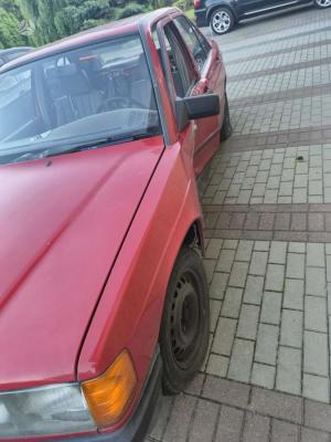 Sarkans Mercedes-Benz 190 1987 Kauņa, ar dzinēja tilpumu 2.00 L un nobraukumu 188 tūkst. km par 980 €, foto 6 vietnē AUTOMOTO.COM.LV
