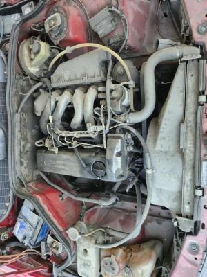 Sarkans Mercedes-Benz 190 1987 Kauņa, ar dzinēja tilpumu 2.00 L un nobraukumu 188 tūkst. km par 980 €, foto 14 vietnē AUTOMOTO.COM.LV