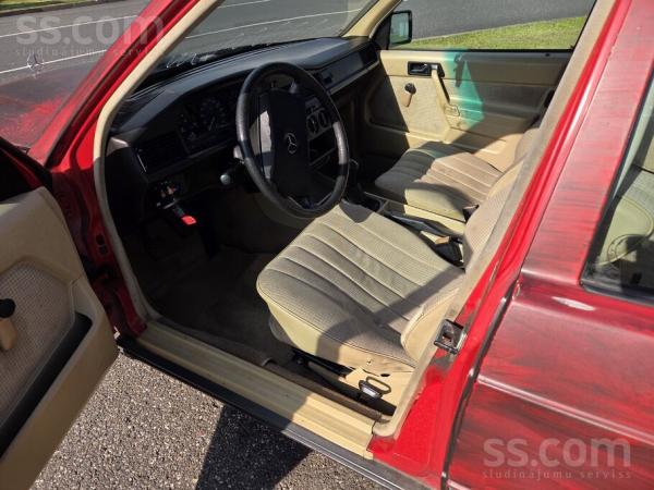 Sarkans Mercedes-Benz 190 1988 Valmiera, ar dzinēja tilpumu 2.00 L un nobraukumu 185 tūkst. km par 1900 €, foto 5 vietnē AUTOMOTO.COM.LV