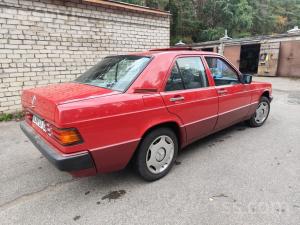 Красный Мерседес 190 1988 в Рига, объемом двигателя 2.60 л и пробегом 371 тыс. км за 4500 €, фото 4 на AUTOMOTO.COM.LV