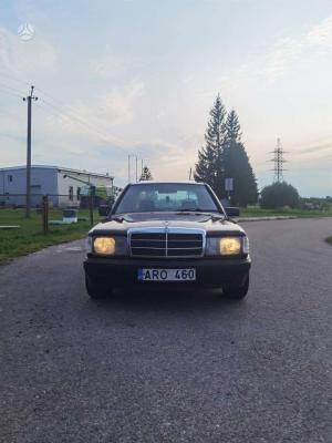 Sarkans Mercedes-Benz 190 1993 Šauļi, ar dzinēja tilpumu 1.80 L un nobraukumu 199 tūkst. km par 3999 €, foto 4 vietnē AUTOMOTO.COM.LV