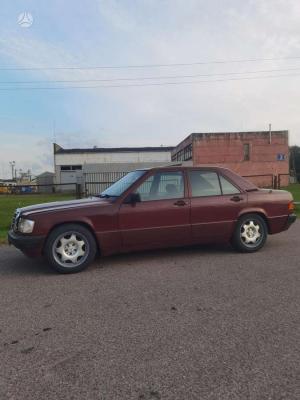 Sarkans Mercedes-Benz 190 1993 Šauļi, ar dzinēja tilpumu 1.80 L un nobraukumu 199 tūkst. km par 3999 €, foto 6 vietnē AUTOMOTO.COM.LV