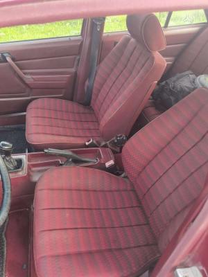 Sarkans Mercedes-Benz 190 1993 Šauļi, ar dzinēja tilpumu 1.80 L un nobraukumu 199 tūkst. km par 3999 €, foto 8 vietnē AUTOMOTO.COM.LV