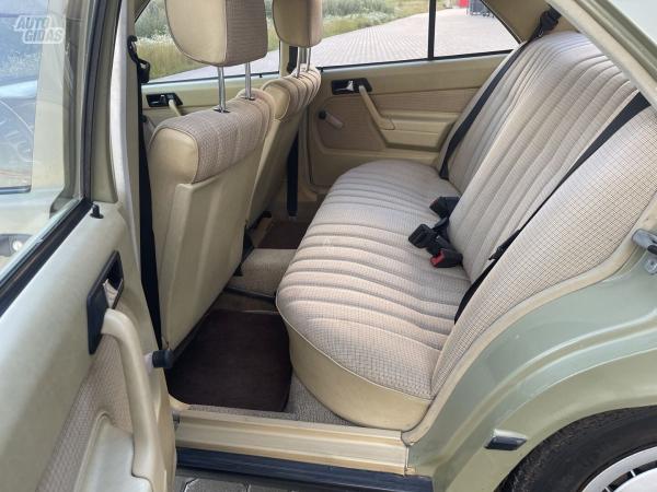 Mercedes-Benz 190 1983 in Siauliai, with an engine capacity of 2.00 L and mileage of 101 thousand km for 5199 €, photo 10 on AUTOMOTO.COM.LV