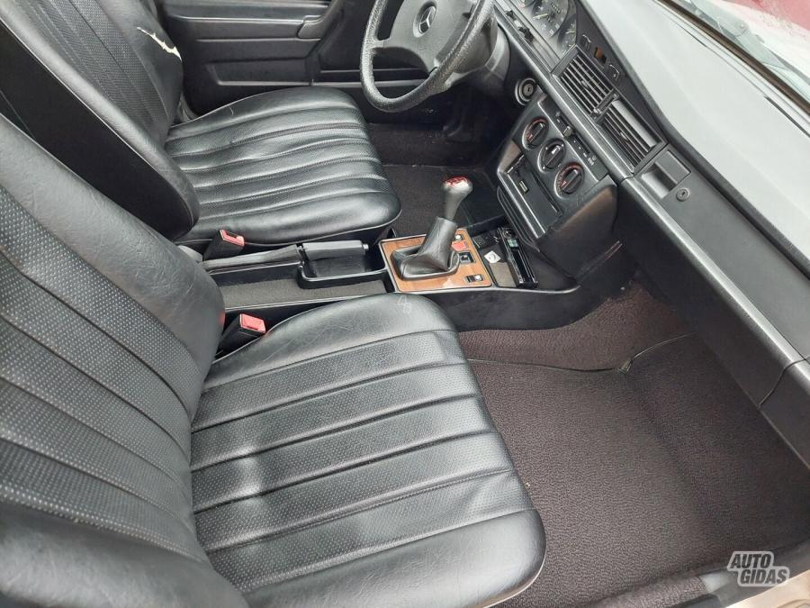 Mercedes-Benz 190 1986 Šauļi, ar dzinēja tilpumu 2.00 L un nobraukumu 287 tūkst. km par 2099 €, foto 36 vietnē AUTOMOTO.COM.LV