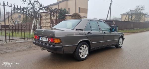 Mercedes-Benz 190 1988 in Vilnius, with an engine capacity of 2.30 L and mileage of 187 thousand km for 1999 €, photo 4 on AUTOMOTO.COM.LV