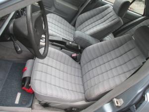Mercedes-Benz 190 1991 in Kelme, with an engine capacity of 2.00 L and mileage of 193 thousand km for 3950 €, photo 12 on AUTOMOTO.COM.LV