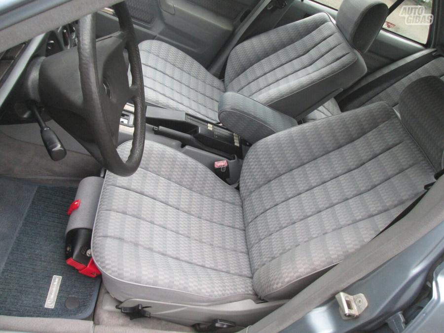 Mercedes-Benz 190 1991 in Kelme, with an engine capacity of 2.00 L and mileage of 193 thousand km for 3950 €, photo 12 on AUTOMOTO.COM.LV