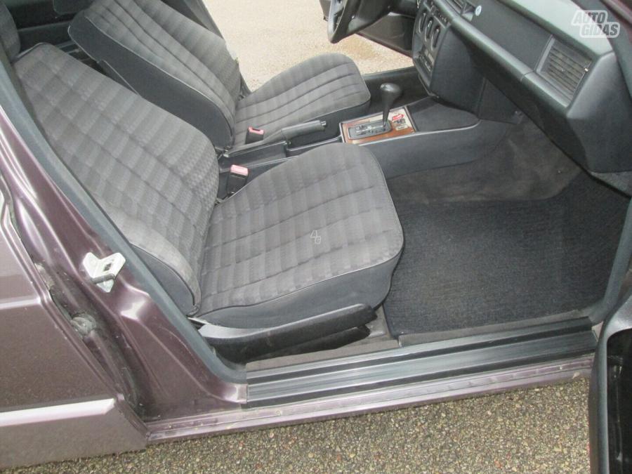 Mercedes-Benz 190 1991 in Kelme, with an engine capacity of 2.00 L and mileage of 193 thousand km for 3950 €, photo 31 on AUTOMOTO.COM.LV