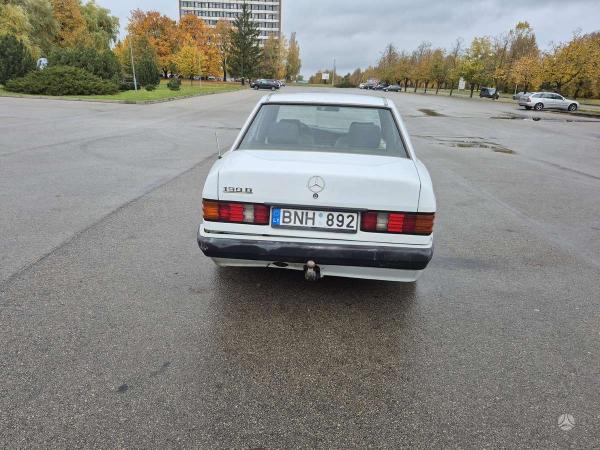 Balts Mercedes-Benz 190 1989 Alīta, ar dzinēja tilpumu 2.00 L un nobraukumu 335 tūkst. km par 1650 €, foto 6 vietnē AUTOMOTO.COM.LV
