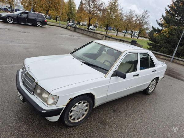 Balts Mercedes-Benz 190 1989 Alīta, ar dzinēja tilpumu 2.00 L un nobraukumu 335 tūkst. km par 1650 €, foto 8 vietnē AUTOMOTO.COM.LV