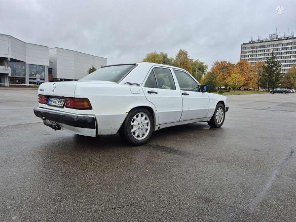 Balts Mercedes-Benz 190 1989 Alīta, ar dzinēja tilpumu 2.00 L un nobraukumu 335 tūkst. km par 1650 €, foto 10 vietnē AUTOMOTO.COM.LV