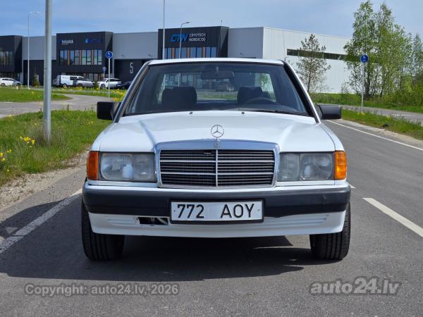 Balts Mercedes-Benz 190 1990 Tallina, ar dzinēja tilpumu 2.00 L un nobraukumu 240 tūkst. km par 4800 €, foto 2 vietnē AUTOMOTO.COM.LV
