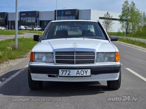 Balts Mercedes-Benz 190 1990 Tallina, ar dzinēja tilpumu 2.00 L un nobraukumu 240 tūkst. km par 4800 €, foto 3 vietnē AUTOMOTO.COM.LV