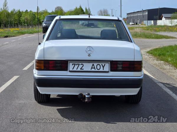 Balts Mercedes-Benz 190 1990 Tallina, ar dzinēja tilpumu 2.00 L un nobraukumu 240 tūkst. km par 4800 €, foto 6 vietnē AUTOMOTO.COM.LV
