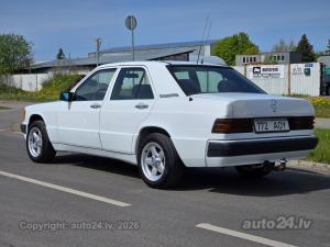 Balts Mercedes-Benz 190 1990 Tallina, ar dzinēja tilpumu 2.00 L un nobraukumu 240 tūkst. km par 4800 €, foto 8 vietnē AUTOMOTO.COM.LV