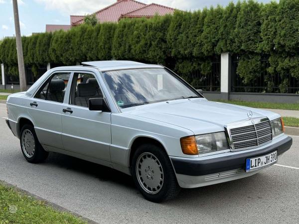 Мерседес 190 1990 в Мажейкяй на AUTOMOTO.COM.LV Белый Мерседес 190 1990 в Мажейкяй, объемом двигателя 2.00 л и пробегом 250 тыс. км за 4850 €, фото 9 на AUTOMOTO.COM.LV