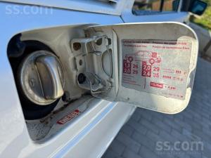 White Mercedes-Benz 190 1991 in Jelgava, with an engine capacity of 1.90 L and mileage of 167 thousand km for 10000 €, photo 12 on AUTOMOTO.COM.LV