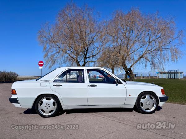Balts Mercedes-Benz 190 1992 Tallina, ar dzinēja tilpumu 1.80 L un nobraukumu 320 tūkst. km par 5700 €, foto 2 vietnē AUTOMOTO.COM.LV