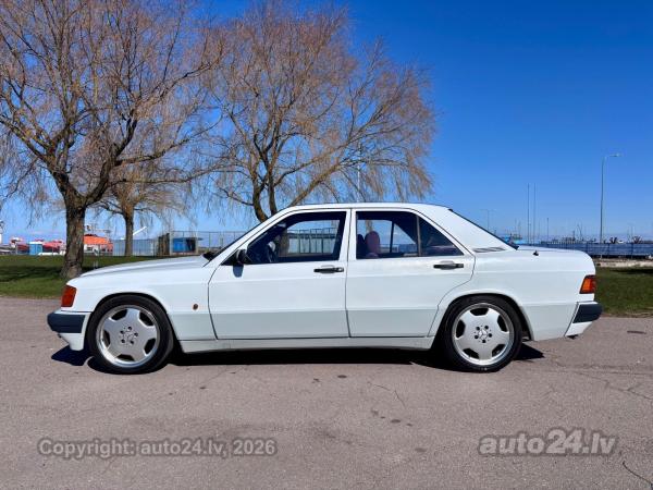 Balts Mercedes-Benz 190 1992 Tallina, ar dzinēja tilpumu 1.80 L un nobraukumu 320 tūkst. km par 5700 €, foto 3 vietnē AUTOMOTO.COM.LV