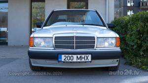 White Mercedes-Benz 190 1992 in Tallinn, with an engine capacity of 1.80 L and mileage of 321 thousand km for 4990 €, photo 4 on AUTOMOTO.COM.LV