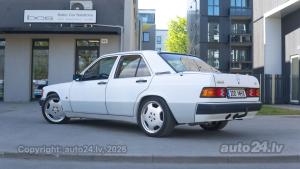 White Mercedes-Benz 190 1992 in Tallinn, with an engine capacity of 1.80 L and mileage of 321 thousand km for 4990 €, photo 5 on AUTOMOTO.COM.LV