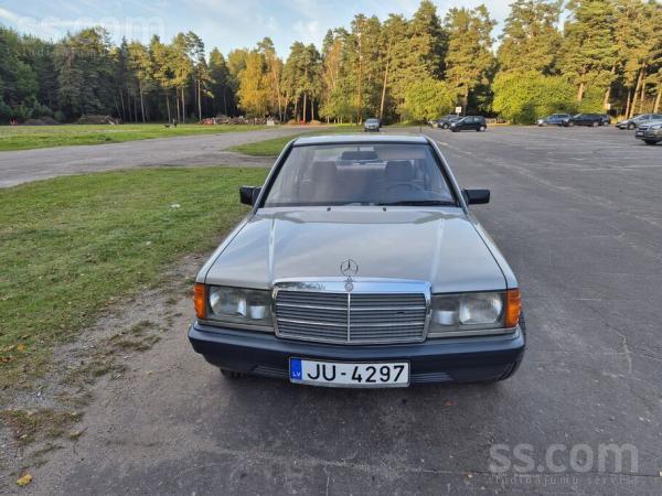 Yellow Mercedes-Benz 190 1986 in Riga, with an engine capacity of 2.00 L and mileage of 280 thousand km for 1500 €, photo 5 on AUTOMOTO.COM.LV