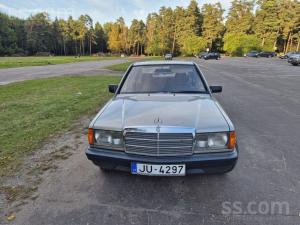 Yellow Mercedes-Benz 190 1986 in Riga, with an engine capacity of 2.00 L and mileage of 280 thousand km for 1500 €, photo 5 on AUTOMOTO.COM.LV