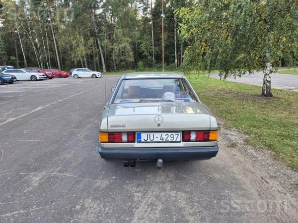Yellow Mercedes-Benz 190 1986 in Riga, with an engine capacity of 2.00 L and mileage of 280 thousand km for 1500 €, photo 7 on AUTOMOTO.COM.LV