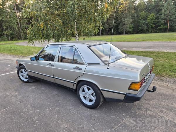 Yellow Mercedes-Benz 190 1986 in Riga, with an engine capacity of 2.00 L and mileage of 280 thousand km for 1500 €, photo 8 on AUTOMOTO.COM.LV