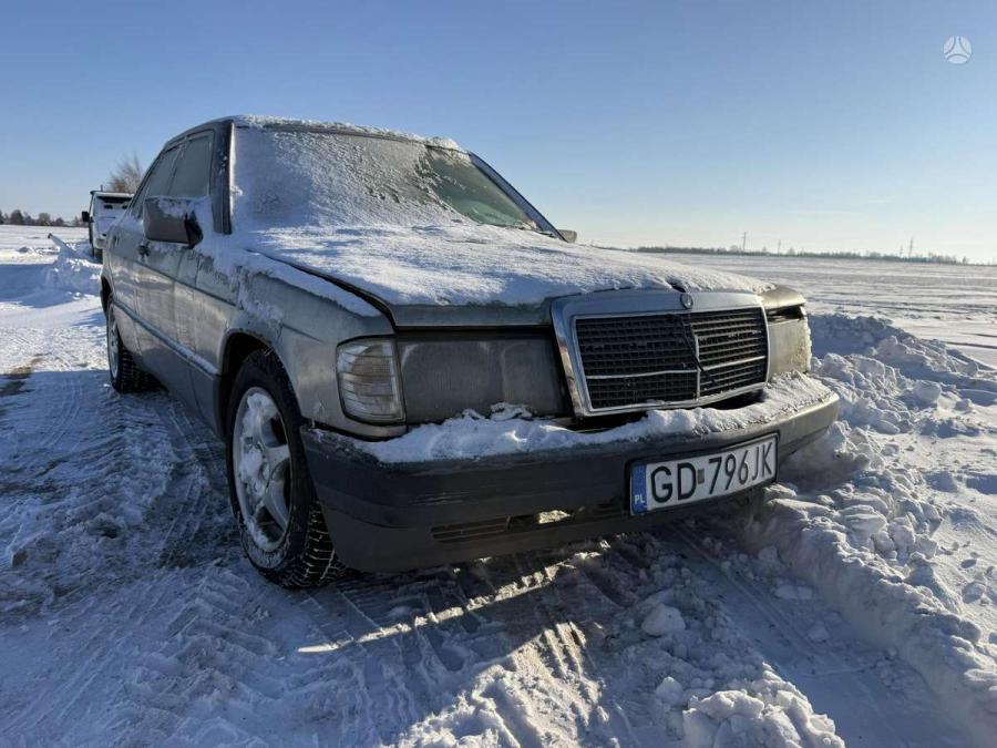 Yellow Mercedes-Benz 190 1991 in Marijampole, with an engine capacity of 2.30 L and mileage of 250 thousand km for 1499 €, photo 1 on AUTOMOTO.COM.LV