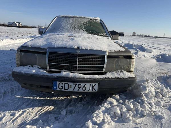 Yellow Mercedes-Benz 190 1991 in Marijampole, with an engine capacity of 2.30 L and mileage of 250 thousand km for 1499 €, photo 2 on AUTOMOTO.COM.LV